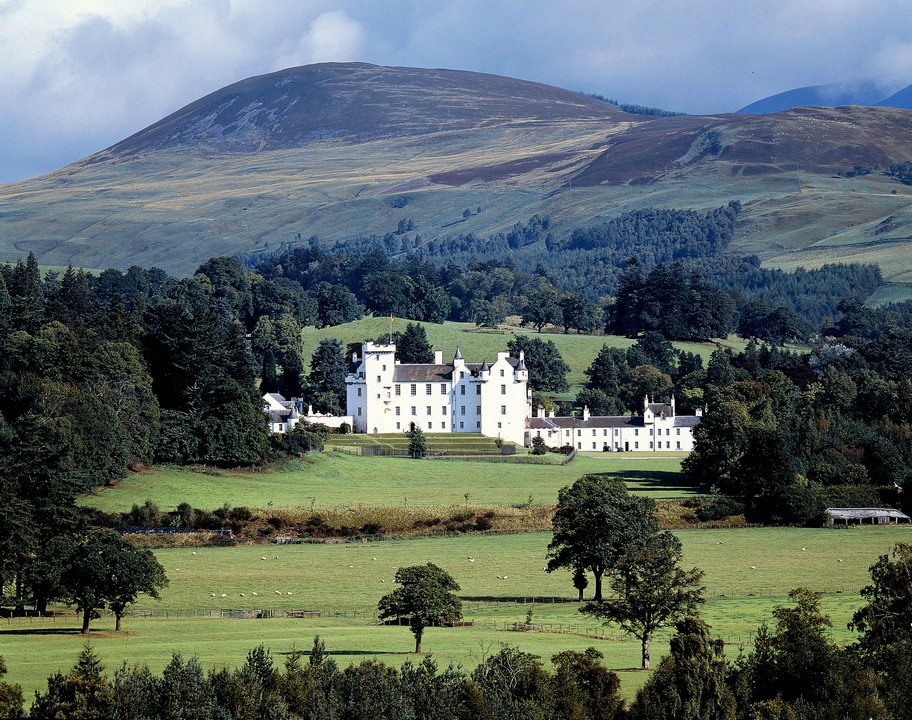 Visit Loch Ness, Glencoe and the Highlands with Scottish Tours